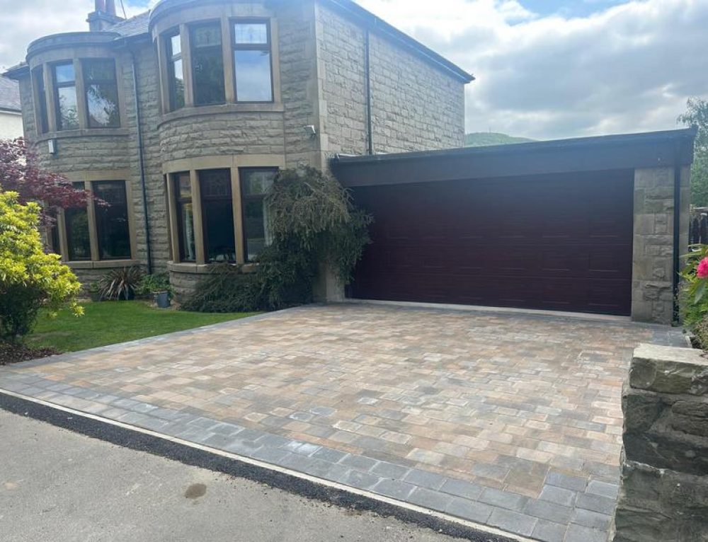 Block Paving Pattern and Steps - Lakestone Paving